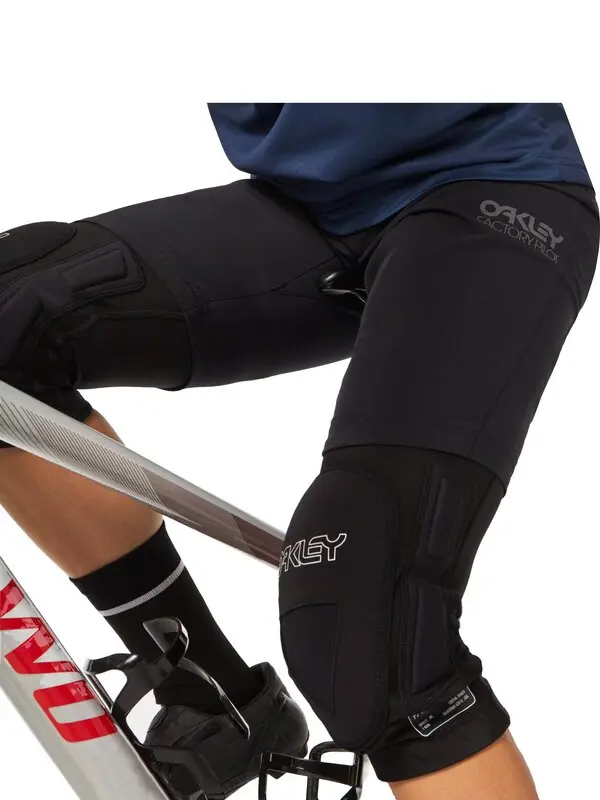 Oakley Pilot Lite Short - Black