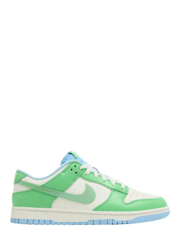 Nike Dunk Low Sneakers - Green