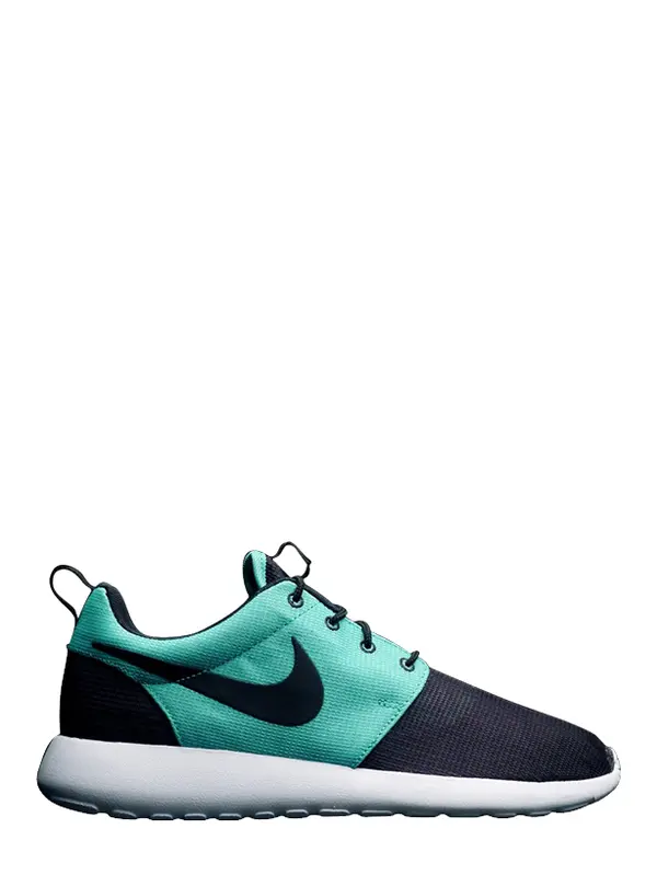Nike Roshe Run Sneakers - Black