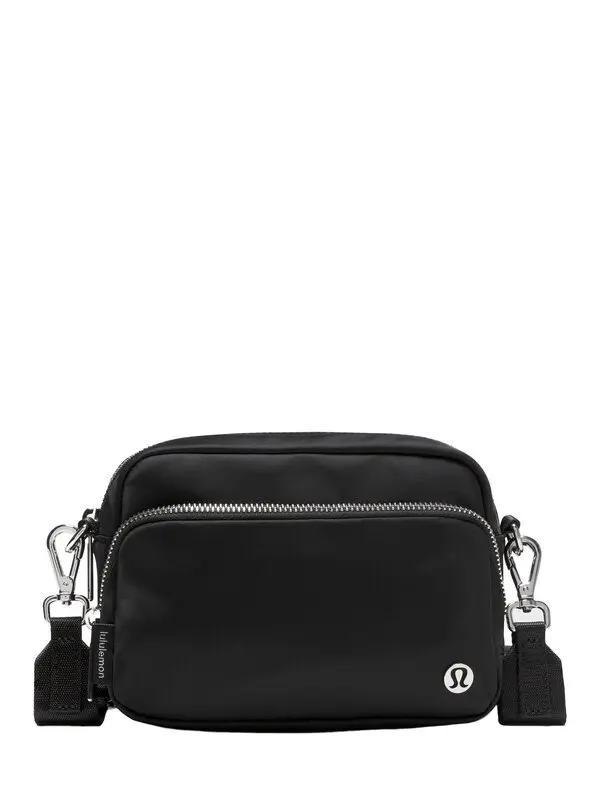 Lululemon Everywhere Crossbody Bag 2l - Black/silver