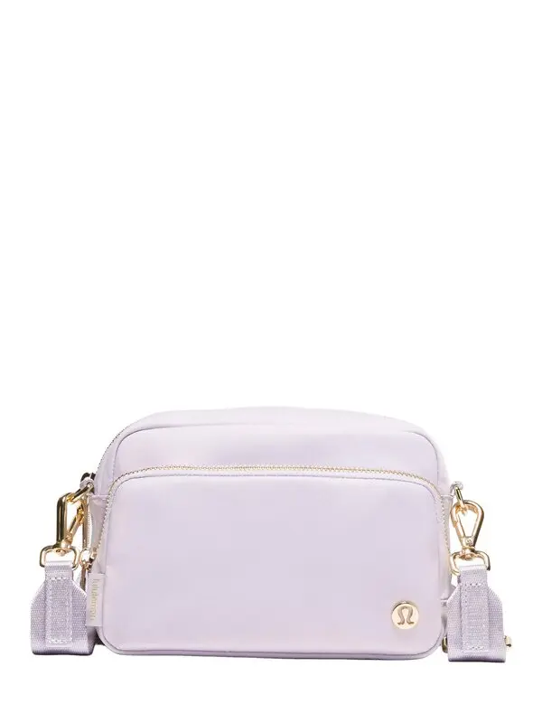 Lululemon Everywhere Crossbody Bag 2l - Faint Lavender/gold