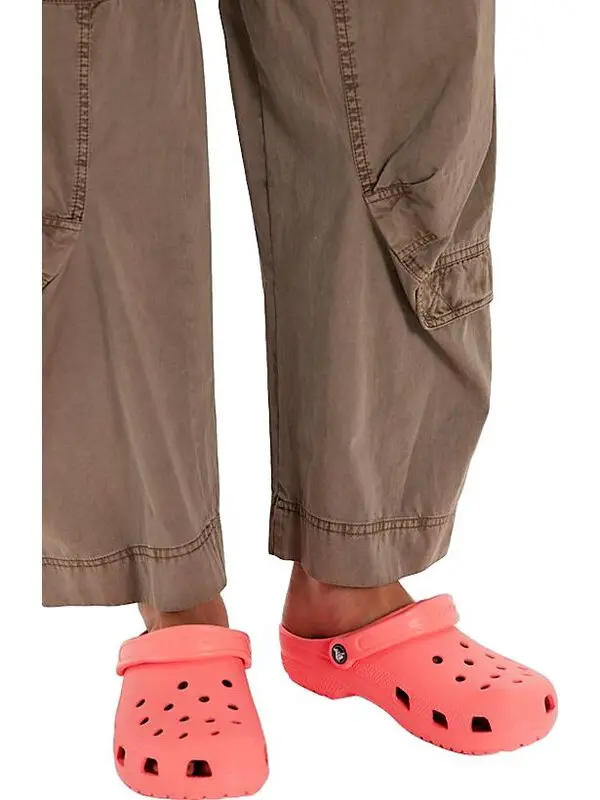 CROCS Classic Clogs - Guava