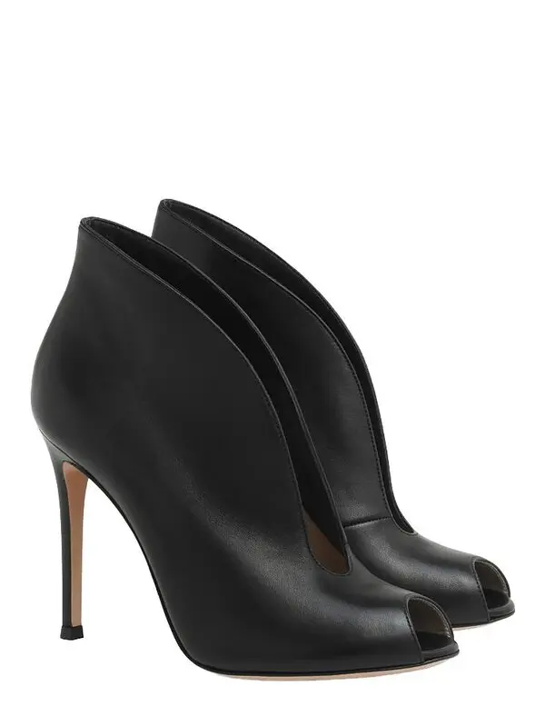 GIANVITO ROSSI Vamp Booties - Black
