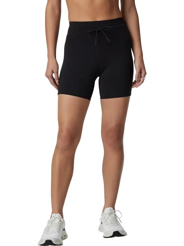 Vuori Daily Short - Black