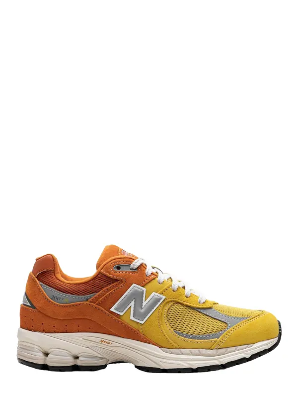 NEW BALANCE 2002r Sneakers - Yellow