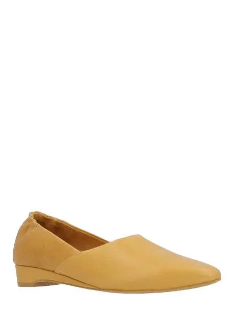 L'AMOUR DES PIEDS Brylee Wedge Pump - Lioness