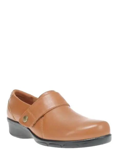 PROPET Wallis Slip-on Shoe - Caramel