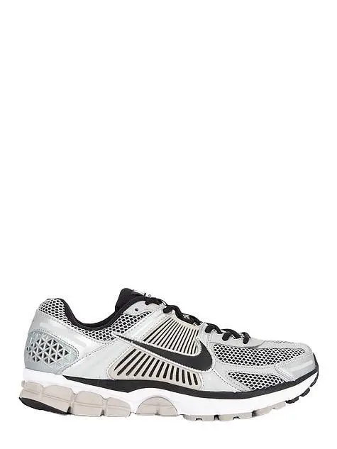 Nike Zoom Vomero 5 - Metallic Silver  Black  & College Grey
