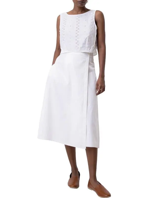REISTOR Boxy Cropped Top With Eyelet Detail - Coconut White