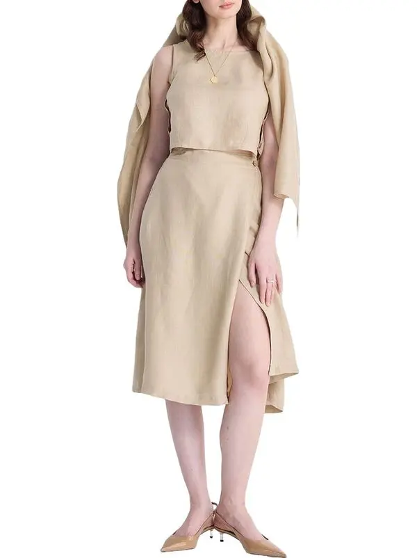 REISTOR Boxy Cropped Top With Eyelet Detail - Neutral