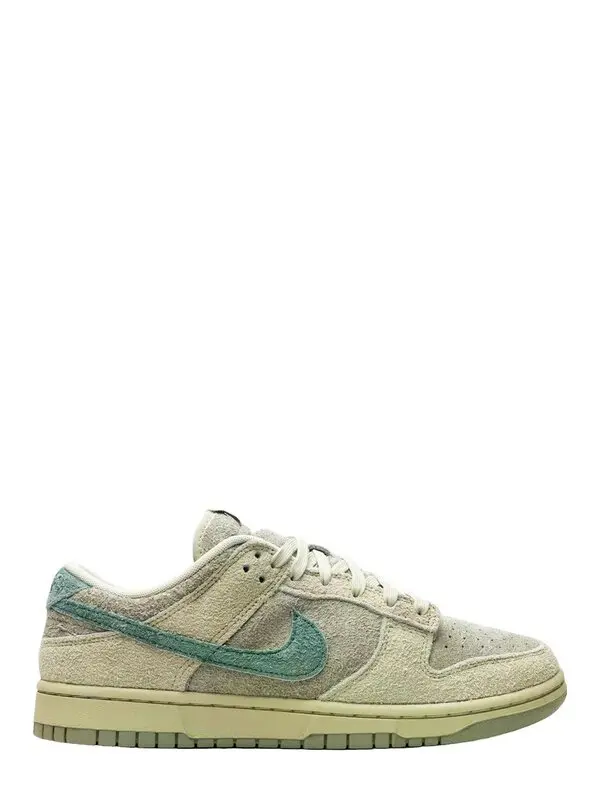 Nike Dunk Low Olive Aura Sneakers - Green
