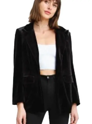 BELLE & BLOOM Eternity Velvet Blazer - Black