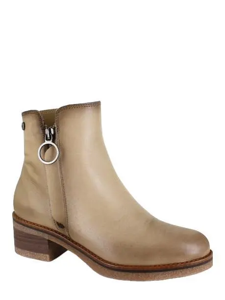 NATIONAL COMFORT Carinna Bootie - Camel
