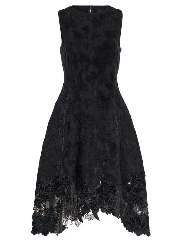Oscar De La Renta Guipure Lace And Velvet Jacquard Gown - Blue