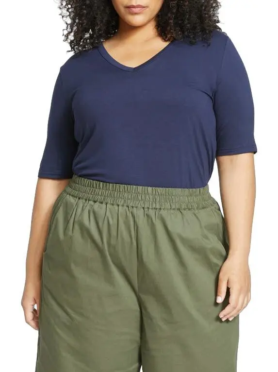 Universal Standard Lily Liquid Jersey V-neck T-shirt - Midnight