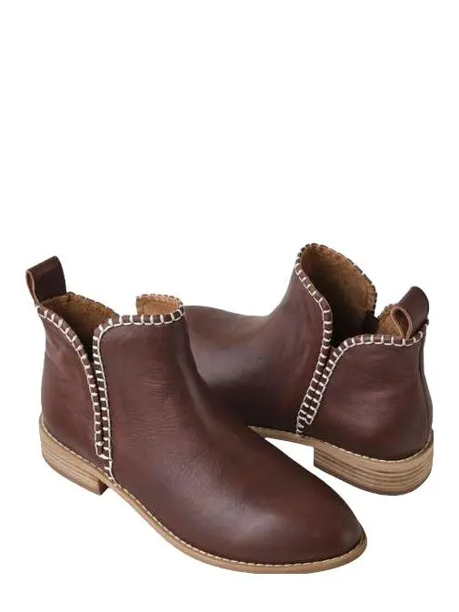 WALNUT MELBOURNE Douglas Stitch Leather Boots - Chocolate