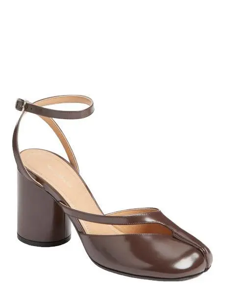 MAISON MARGIELA Tabi Ankle Strap Pumps - Moka