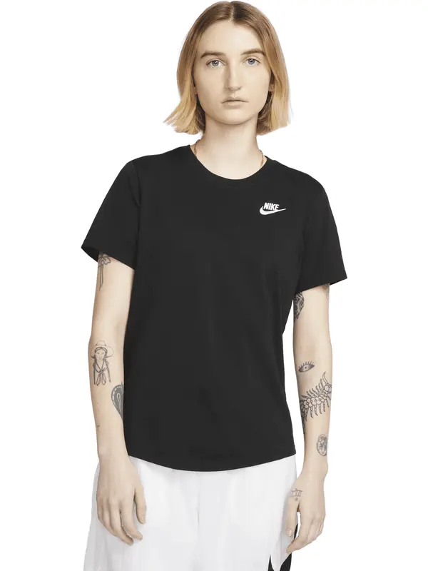 Nike Sportswear Club Essentials T-shirt - Black
