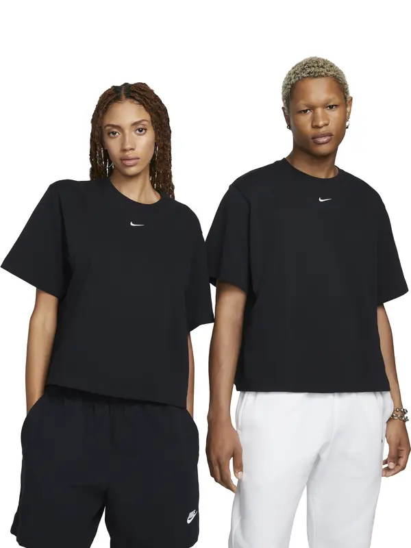 Nike Sportswear Essential Boxy T-shirt - Black