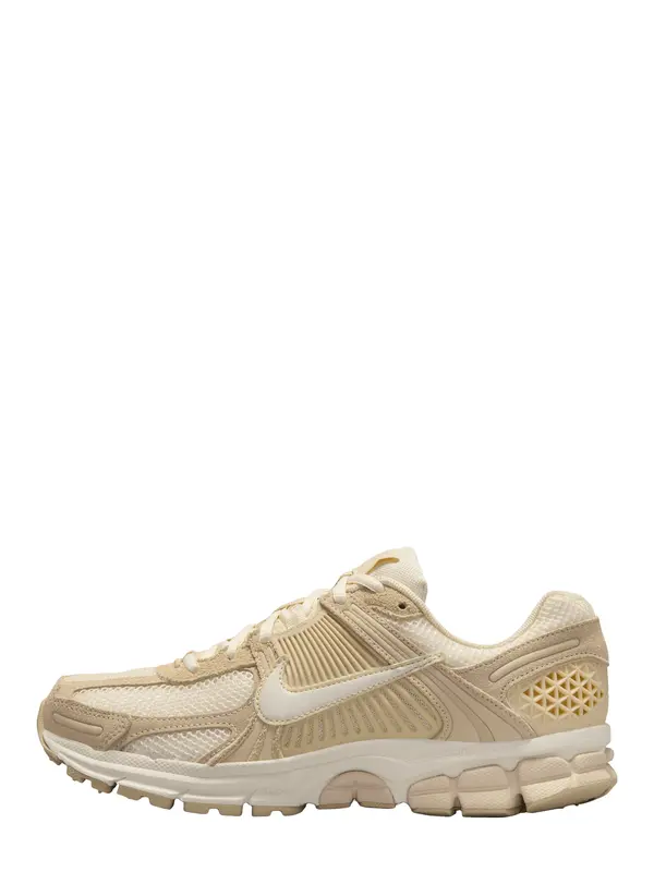 Nike Zoom Vomero Sneakers With Reflective Accents - Brown