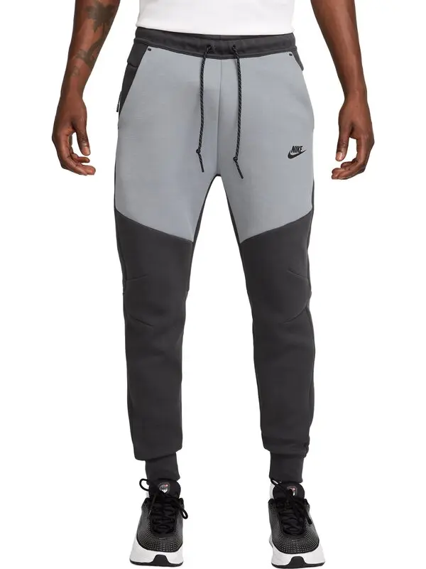Nike Tech Fleece Jogger Pants - Grey