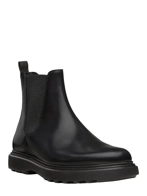 STUART WEITZMAN Amos Chelsea Boot - Black