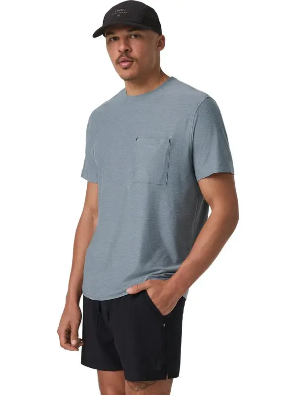 Vuori Short Seeve Strato Pocket T-shirt Reaxed Fit - Dusty Blue Heather