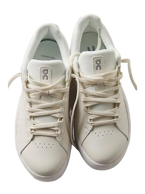 On Roger Advantage Sneakers - Ivory/ivory