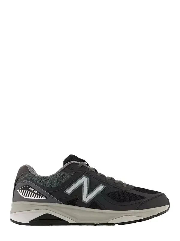 NEW BALANCE 1540v3 Sneakers - Black