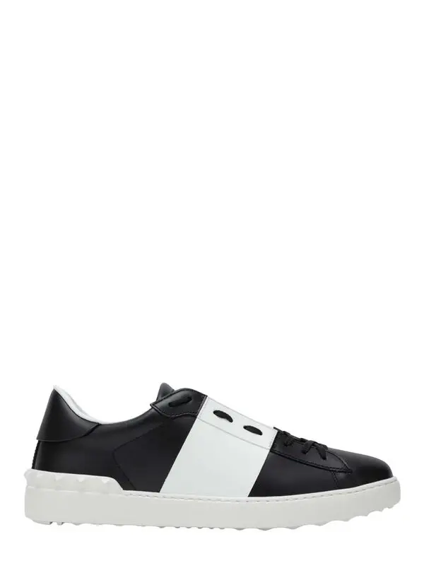 Valentino Garavani Low Top Sneakers - Black