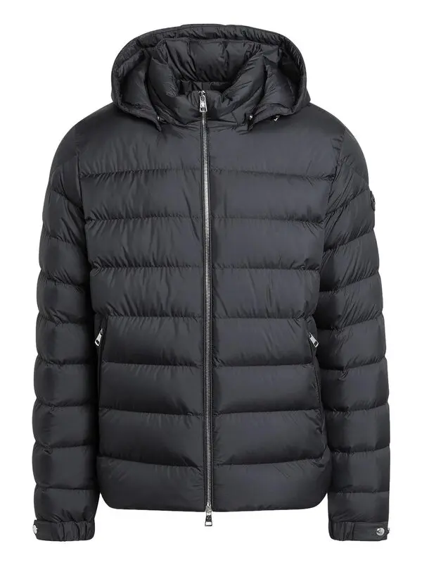 Moncler Quilted Down Jacket With Zip Closure - Black