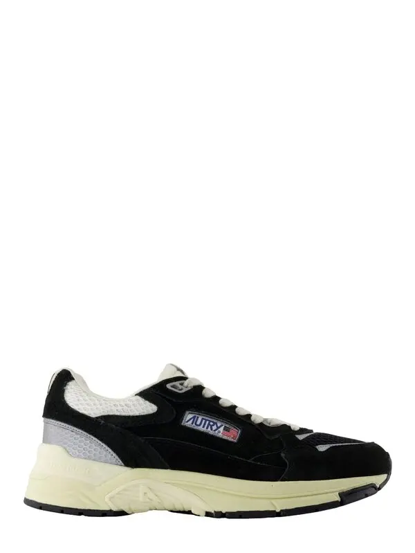 AUTRY Hyperway Leather Sneakers - Black