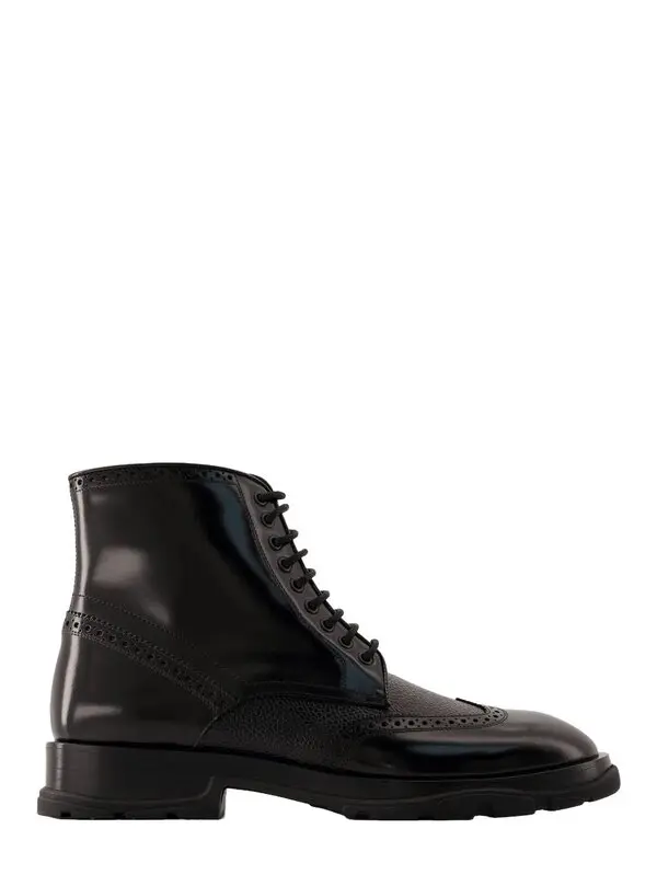 Alexander McQueen Laced Leather Ankle Boots - Black