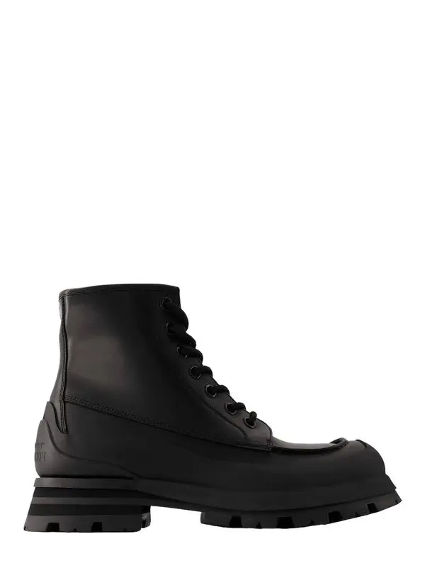Alexander McQueen Tread Leather Ankle Boots - Black
