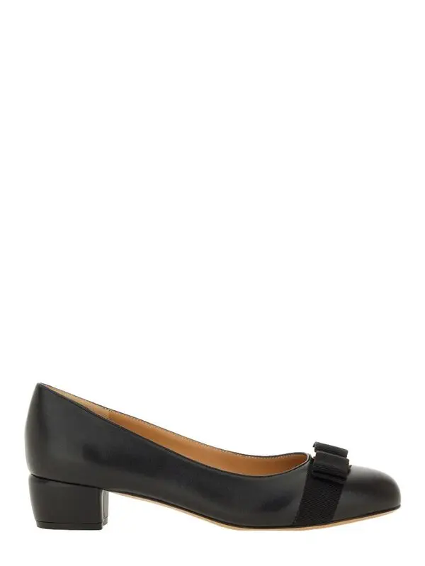 FERRAGAMO Leather 'vara' Shoe - Black