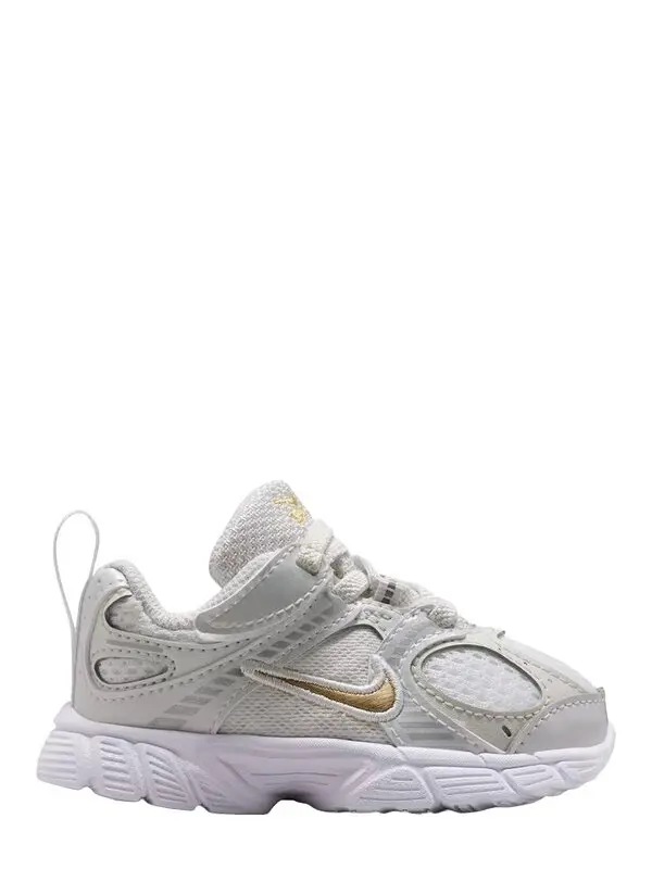 Nike V5 Rnr Gold Sneakers - White/metallic Silver/photon Dust