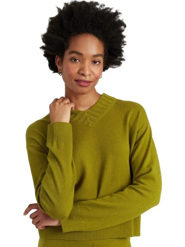 Chinti & Parker Wool-cashmere Ribbed V-neck Sweater - Olive