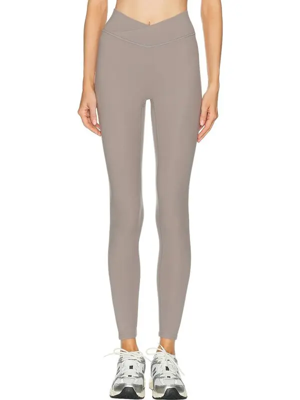 437 The V Legging In Pink - Clay Mask