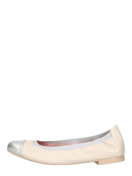 Pretty Ballerinas Round-toe Ballet Flats - Ivory