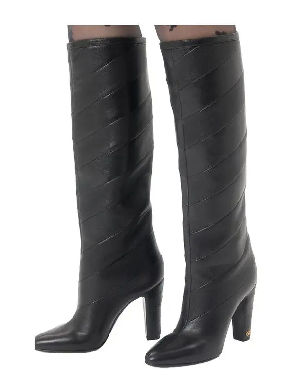 Valentino Garavani Rayons Nappa Leather Boots With Chevron Pattern - Black