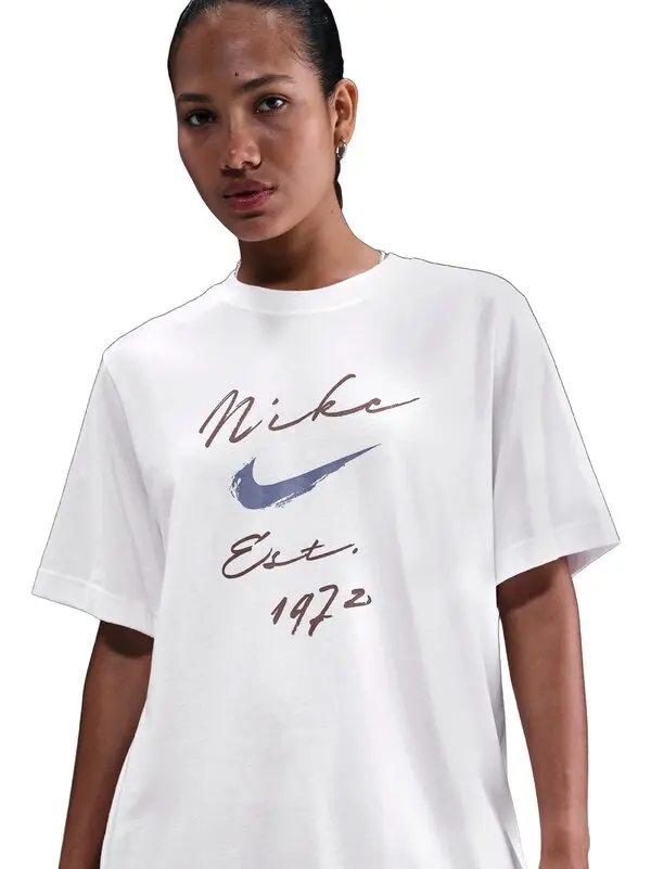Nike Sportswear Essentials Loose T-shirt - White