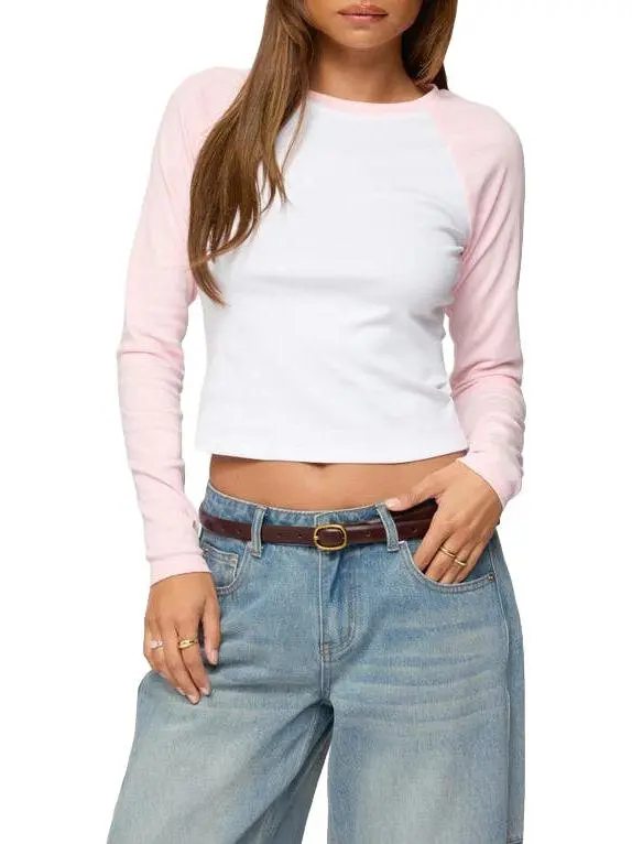 EDIKTED Raya Raglan Crop Top - Pink-and-white