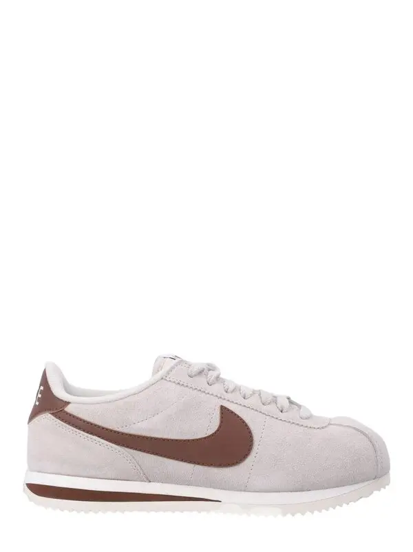 Nike Low Top Sneakers - Brown