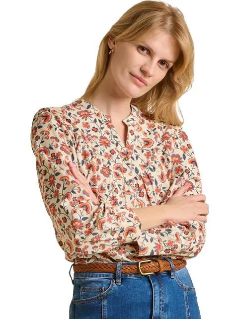 BRAKEBURN Lindsay Long Sleeve V-neck Shirt - Cream