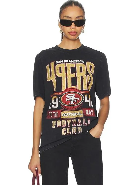 THE WILD COLLECTIVE 49ers Premium Band Tee - Black