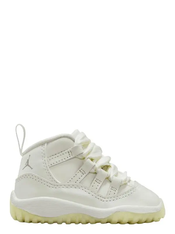 JORDAN 11 Retro Sneakers - Sail/pearl Grey/white