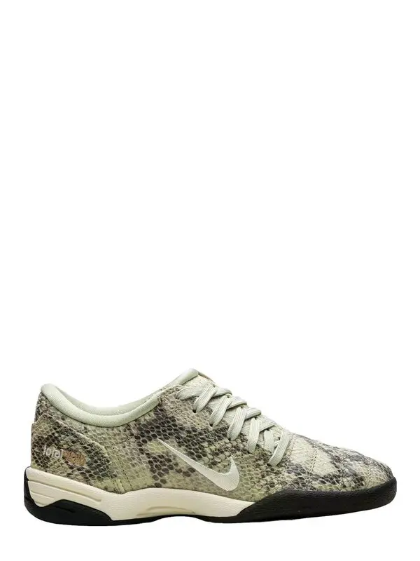 Nike Total 90 Lace-up Sneakers - Neutrals