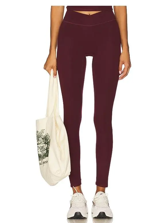 437 The V Legging In Burgundy - Black Cherry
