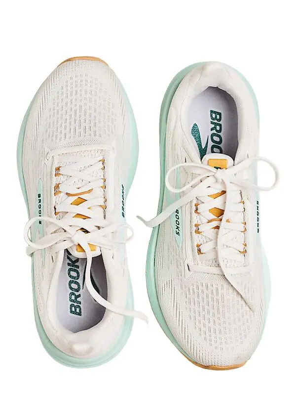 Brooks Revel Sneakers - Coconut/taffy/honeydew