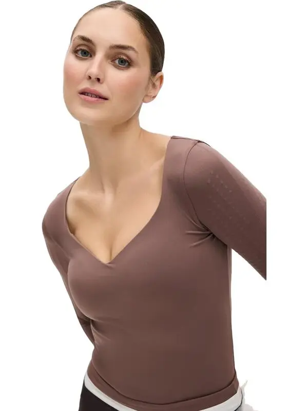 ELASTIQUE ATHLETICS Iconic 3/4 Sleeve Top - Cappuccino